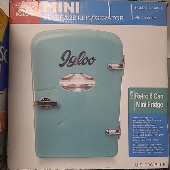 Igloo | Kitchen | Igloo 6can Retro Mini Fridge New With The Box | Poshmark